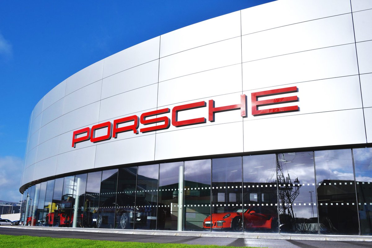 Компания Porsche планирует увеличить выпуск электрокаров